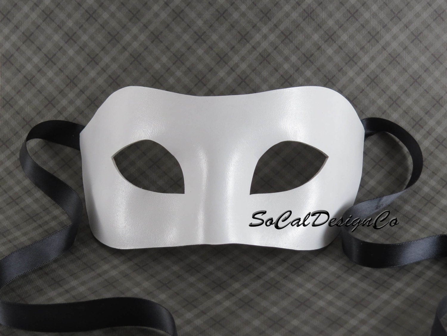 Plain White Masks Half