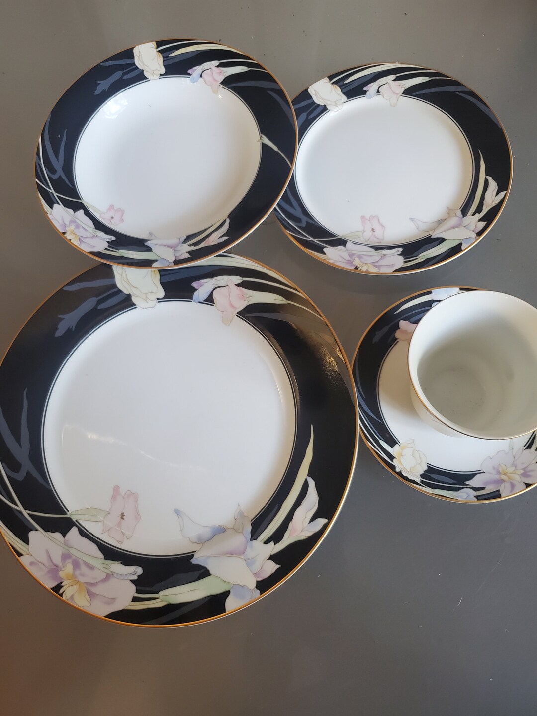 Mikasa 20 Piece Dinnerware Set, Still in the Box, Charisma Black ...