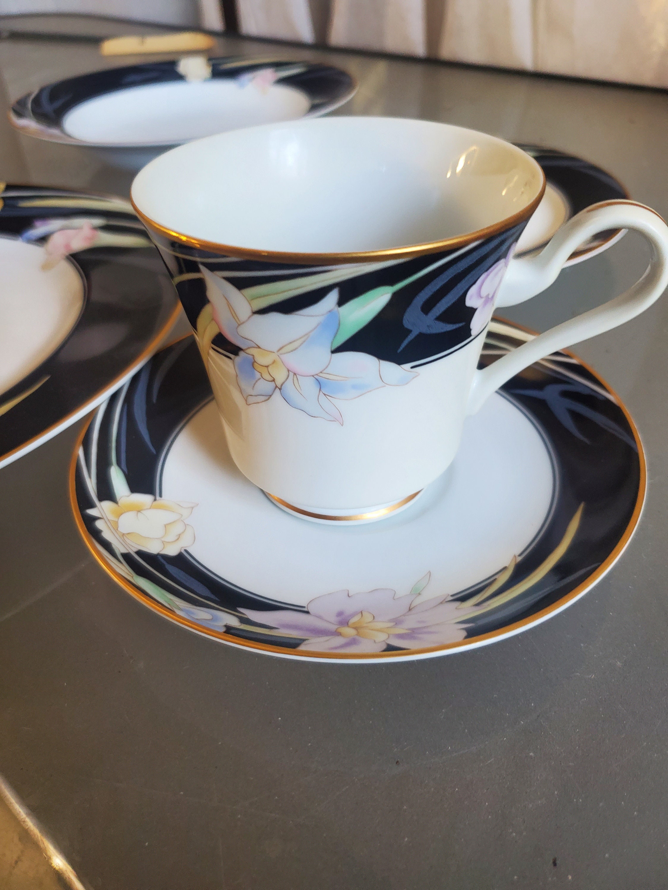 Mikasa 20 Piece Dinnerware Set, Still in the Box, Charisma Black ...