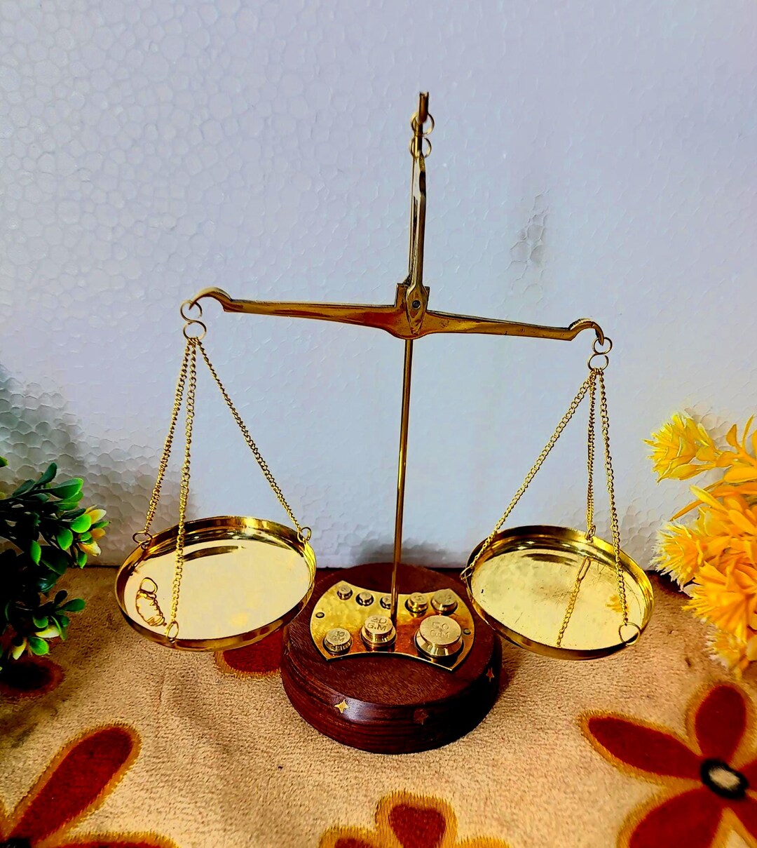 Vintage Brass Balance Scale With Weights – Apothecary Jeweler Decor ...