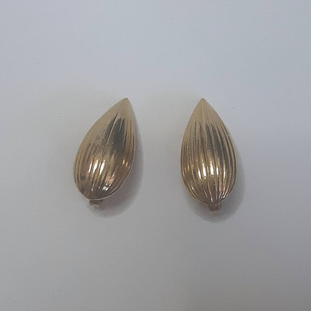 Vintage Gold Tone Almond Teardrop Shaped Clip-on Earrings - Etsy