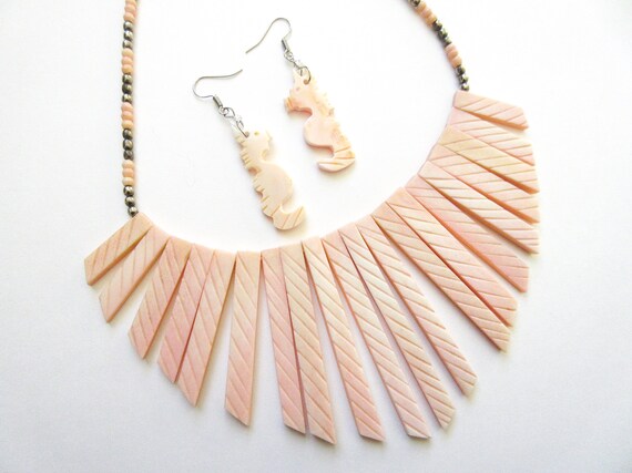 Carved Bone Bib Necklace, 16" Peach Vintage Boho Chok… - Gem