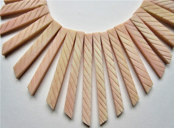 Carved Bone Bib Necklace, 16" Peach Vintage Boho Chok… - Gem