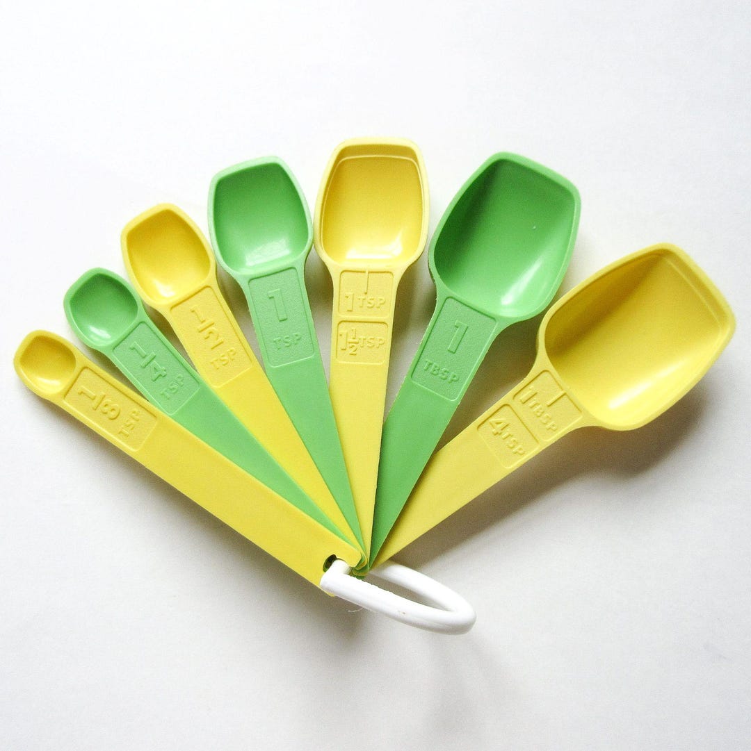 Tupperware Measuring Spoon Set of 7 Yellow & Green Vintage ON SALE - Etsy