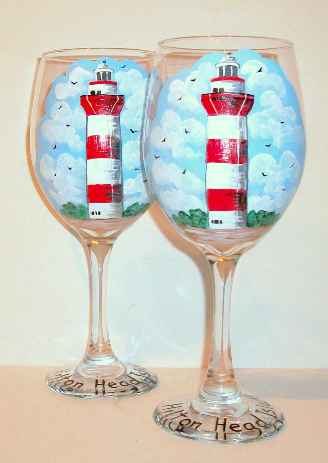Hilton Head Lighthouses Set of 2 - 20 Oz. Wine Glasses Hand Painted ...