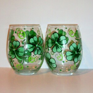 4 Leaf Clover or Shamrocks St.patricks Day Hand Painted Set of 2- 21 Oz ...