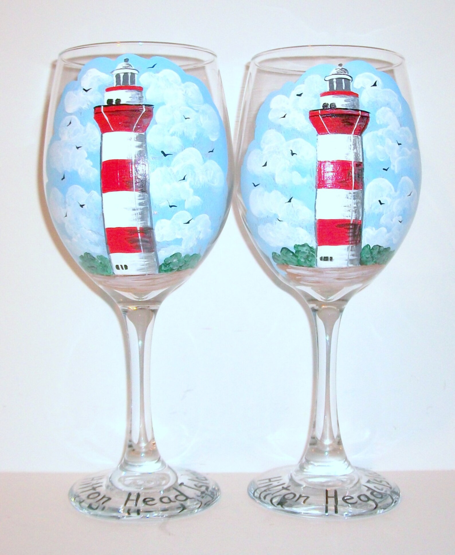 Hilton Head Lighthouses Set of 2 - 20 Oz. Wine Glasses Hand Painted ...