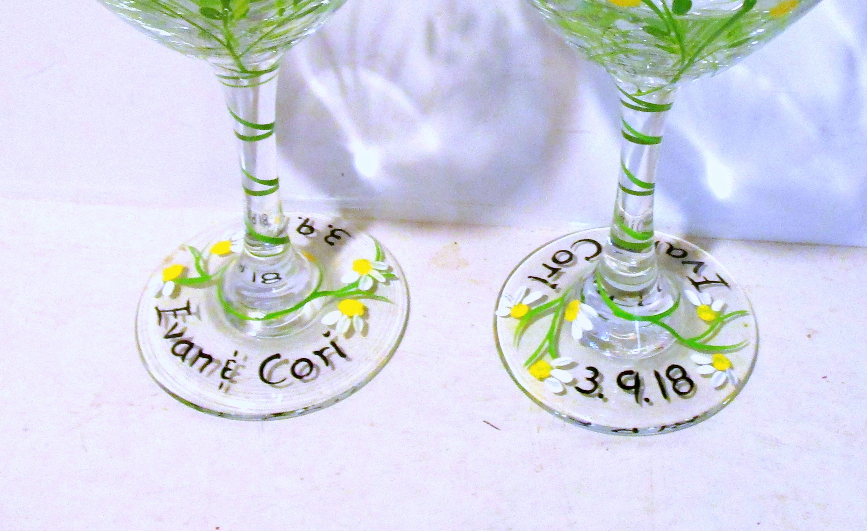 Dainty Daisies Hand Painted Wine Glasses Set of 2 20 Oz. Red | Etsy