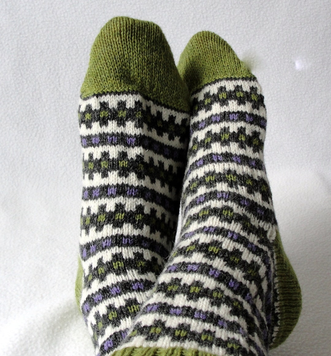 KNITTING PATTERN / Runway Socks, Adult/teen Socks / Knit Sock Pattern ...