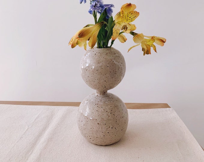 Maraca Vase // Handmade Ceramic Vessel - Etsy