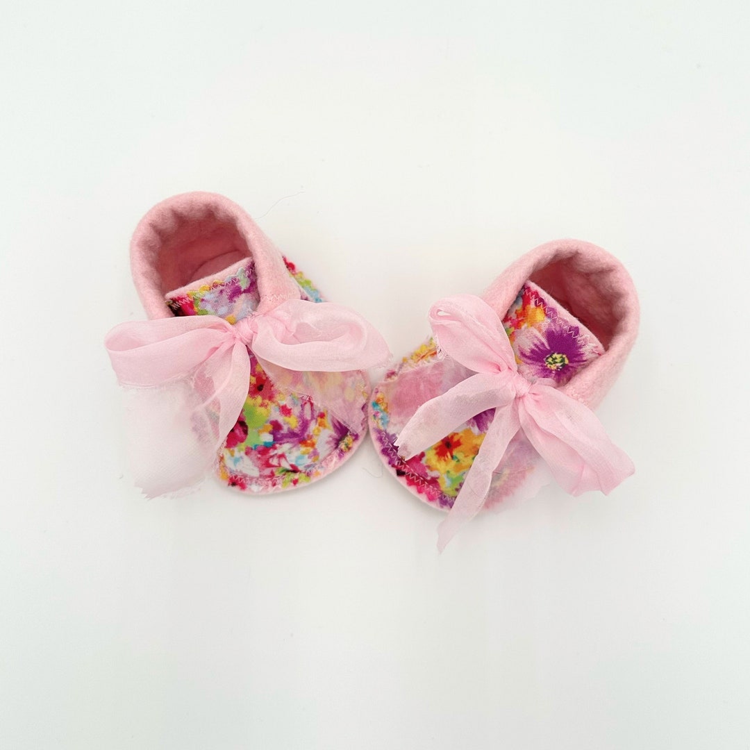 Newborn Wool Felt and Fabric Baby Booties, Soft Crib Booties, With ...