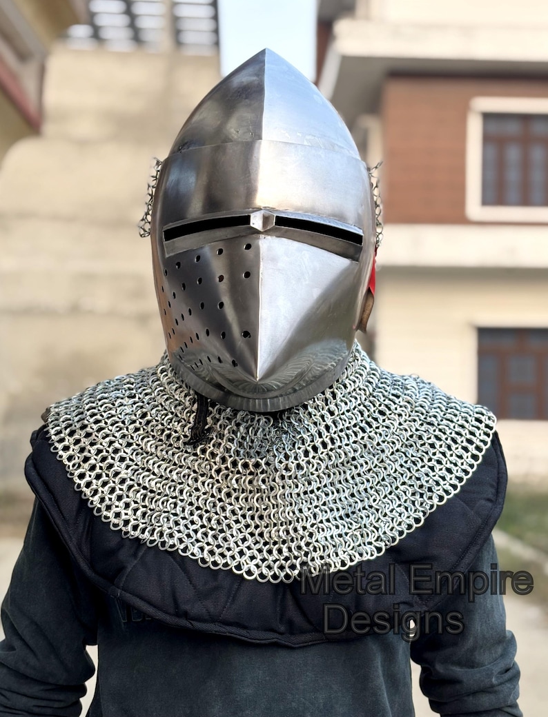 Medieval Knight Bascinet Helmet With Chainmail and Black Padded Liner ...