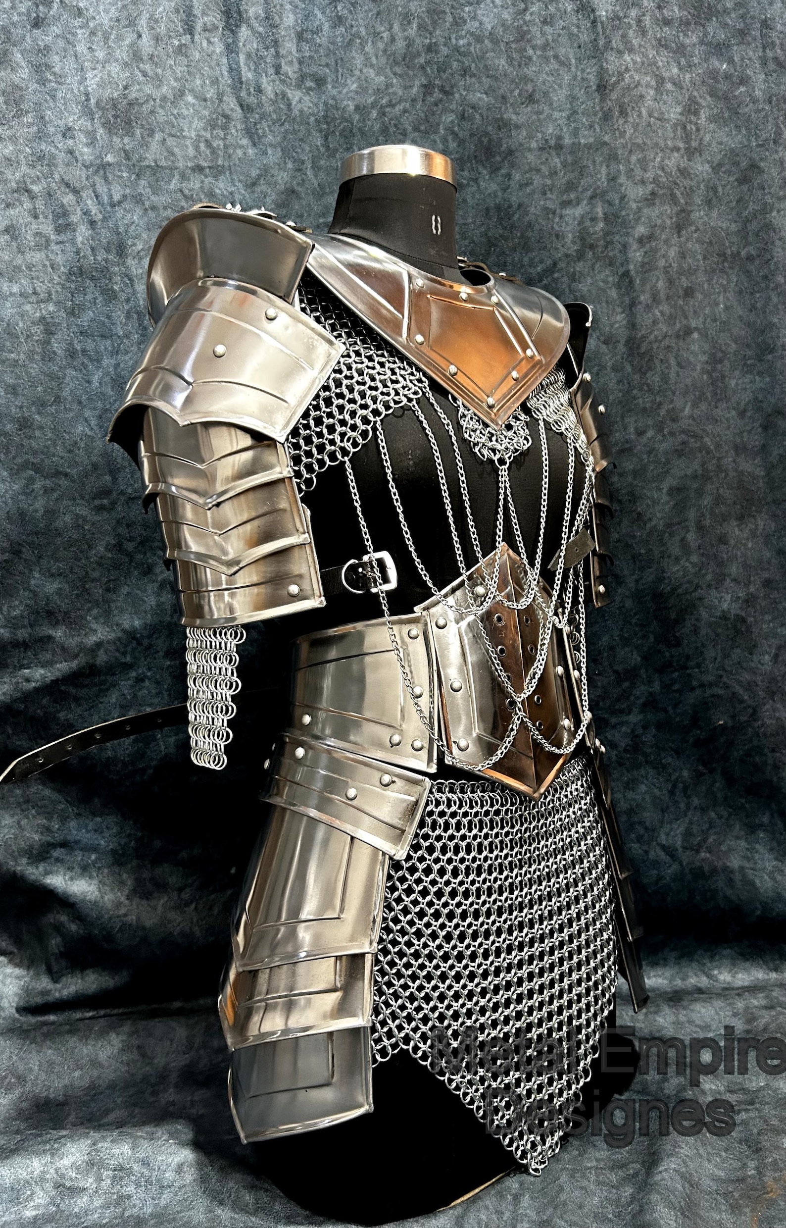 Brave Lady’s Medieval Knight Armor Set – Fantasy Chainmail Cosplay ...