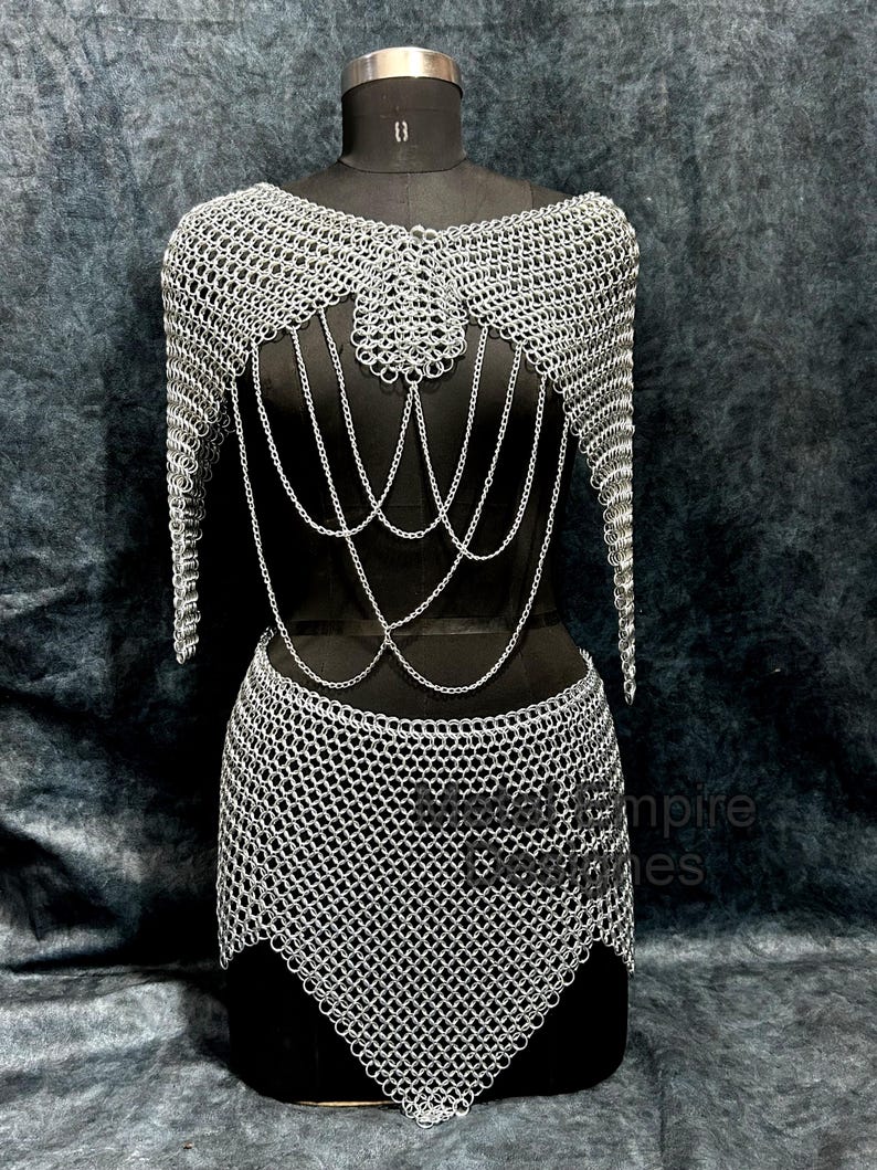 Brave Lady’s Medieval Knight Armor Set – Fantasy Chainmail Cosplay ...