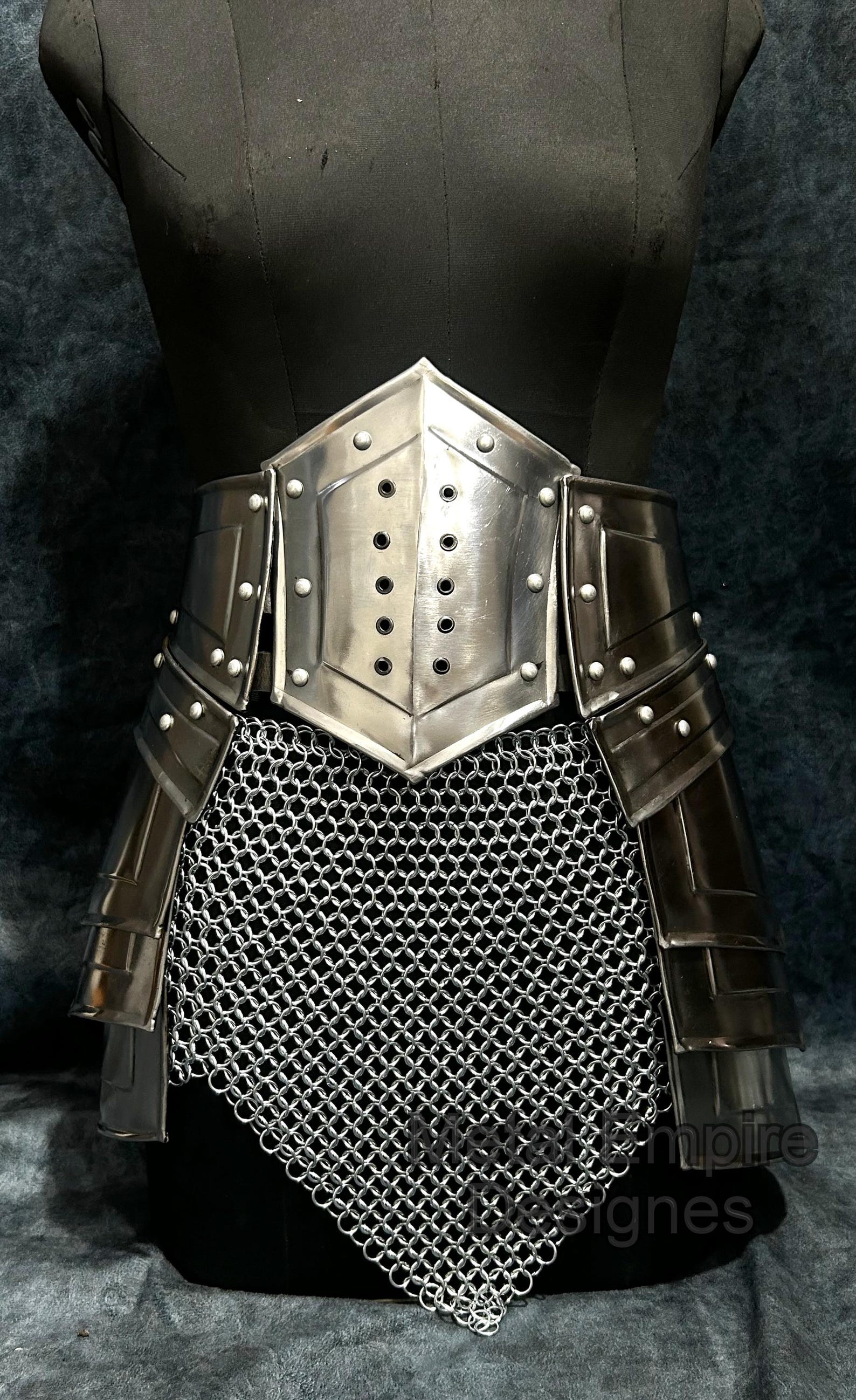 Brave Lady’s Medieval Knight Armor Set – Fantasy Chainmail Cosplay ...