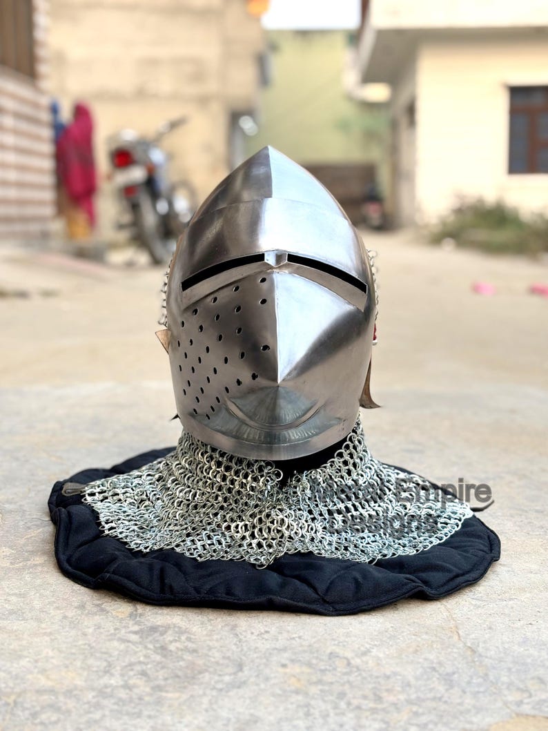 Medieval Knight Bascinet Helmet With Chainmail and Black Padded Liner ...