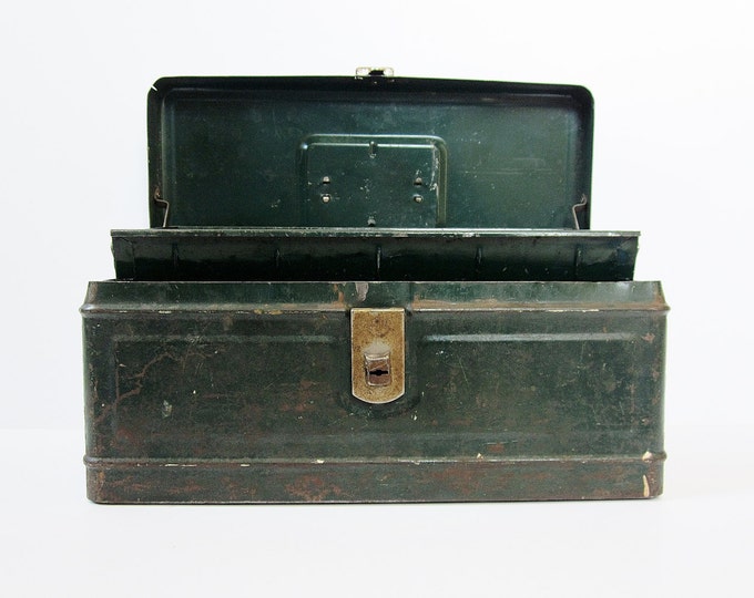 Metal Tool Box Rustic Green Color Vintage Tackle Box Storage Box Man ...