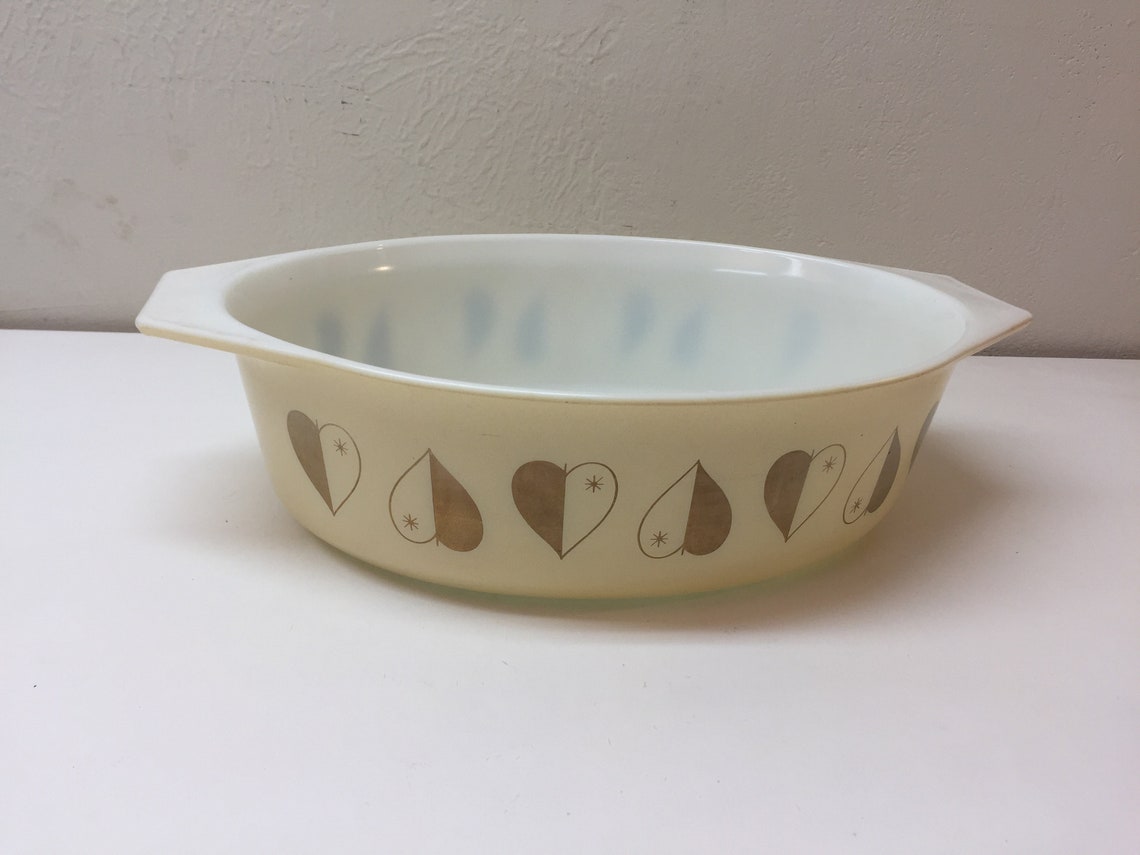 Vintage Pyrex Casserole Dish W/ Lid and Candle Stand - Etsy