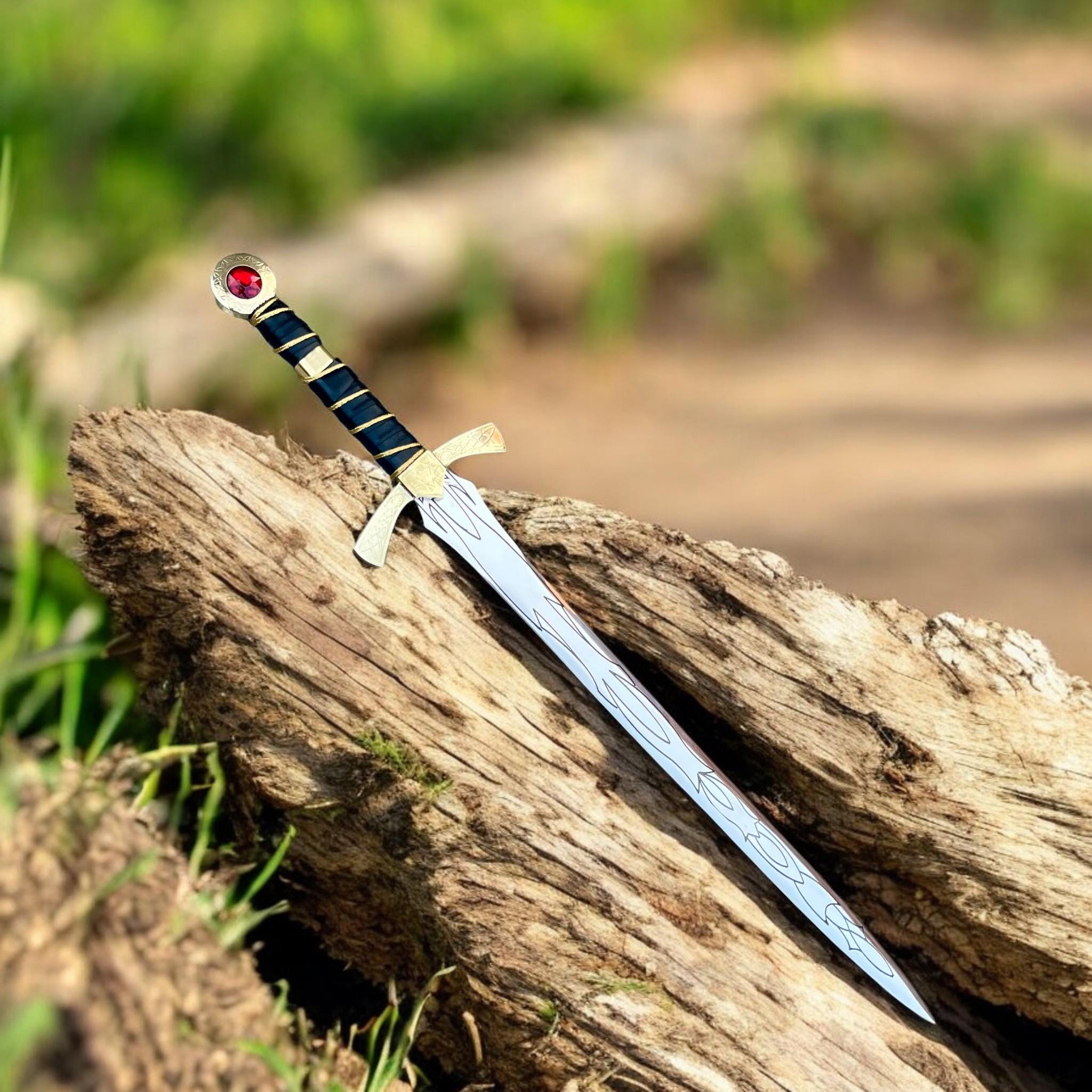 New Goldryn Throne of Glass Replica | Brass Guard, Etched Blade, Red ...