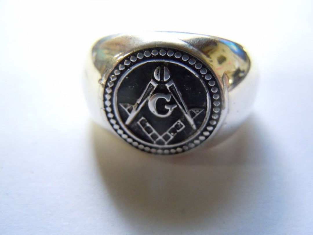 Masonic Ring With Round Emblem and Smooth Sides - Etsy