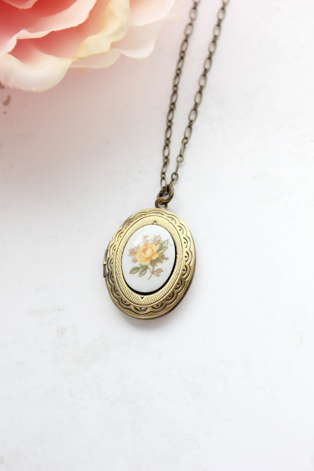 Oval Locket Necklace Photo Locket Cameo Necklace Vintage - Etsy