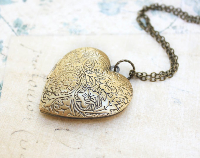Large Heart Locket Necklace Gold Floral Picture Locket Pendant Vintage ...