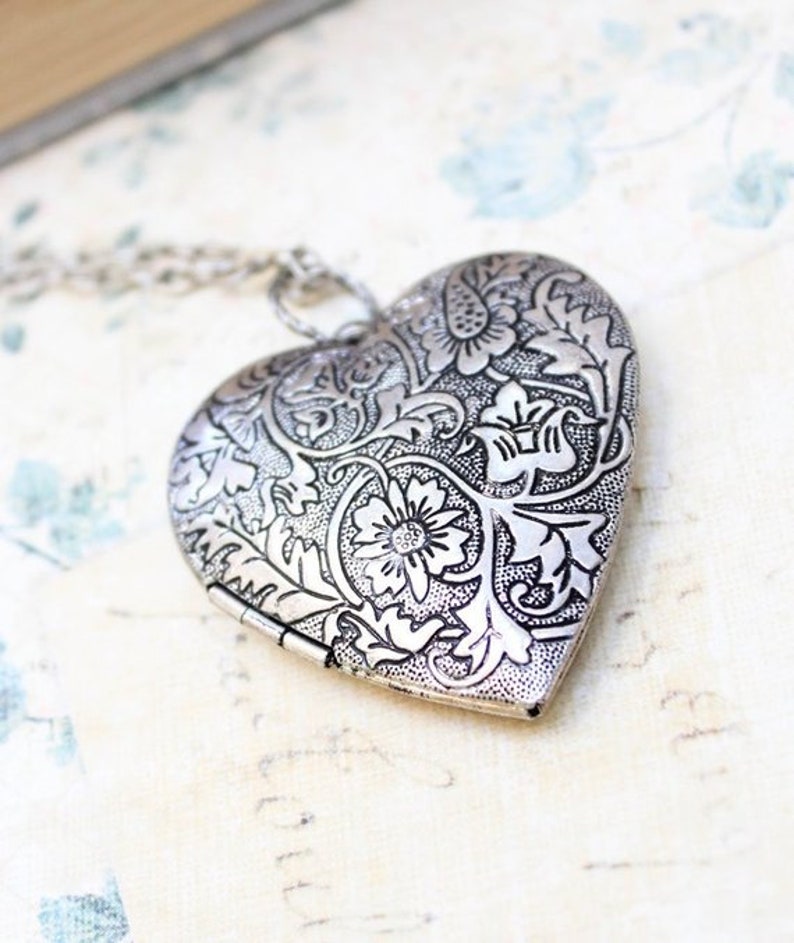 Large Heart Locket Necklace Gold Floral Picture Locket Pendant Vintage ...