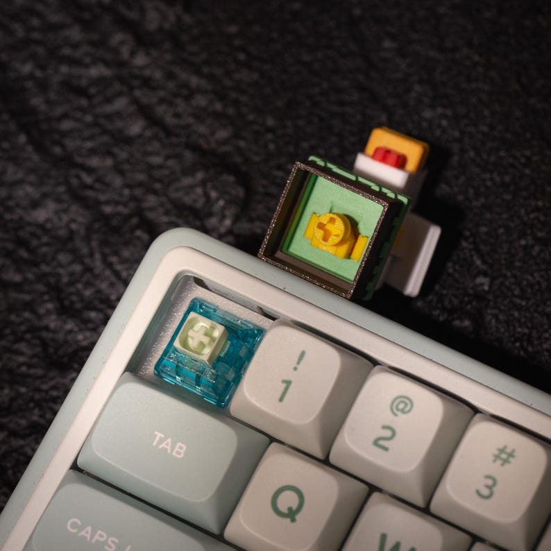Handmade Minecraft Chicken Keycap for Cherry MX Keyboard With Movable Wings and Pixel Art Style ...