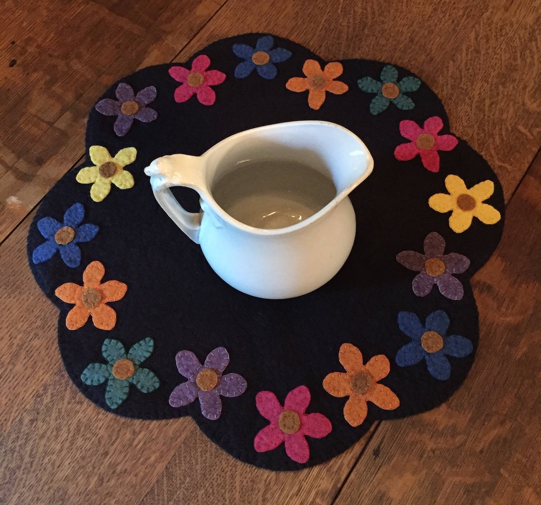 Flowers in Spring Table Mat Pattern - Etsy