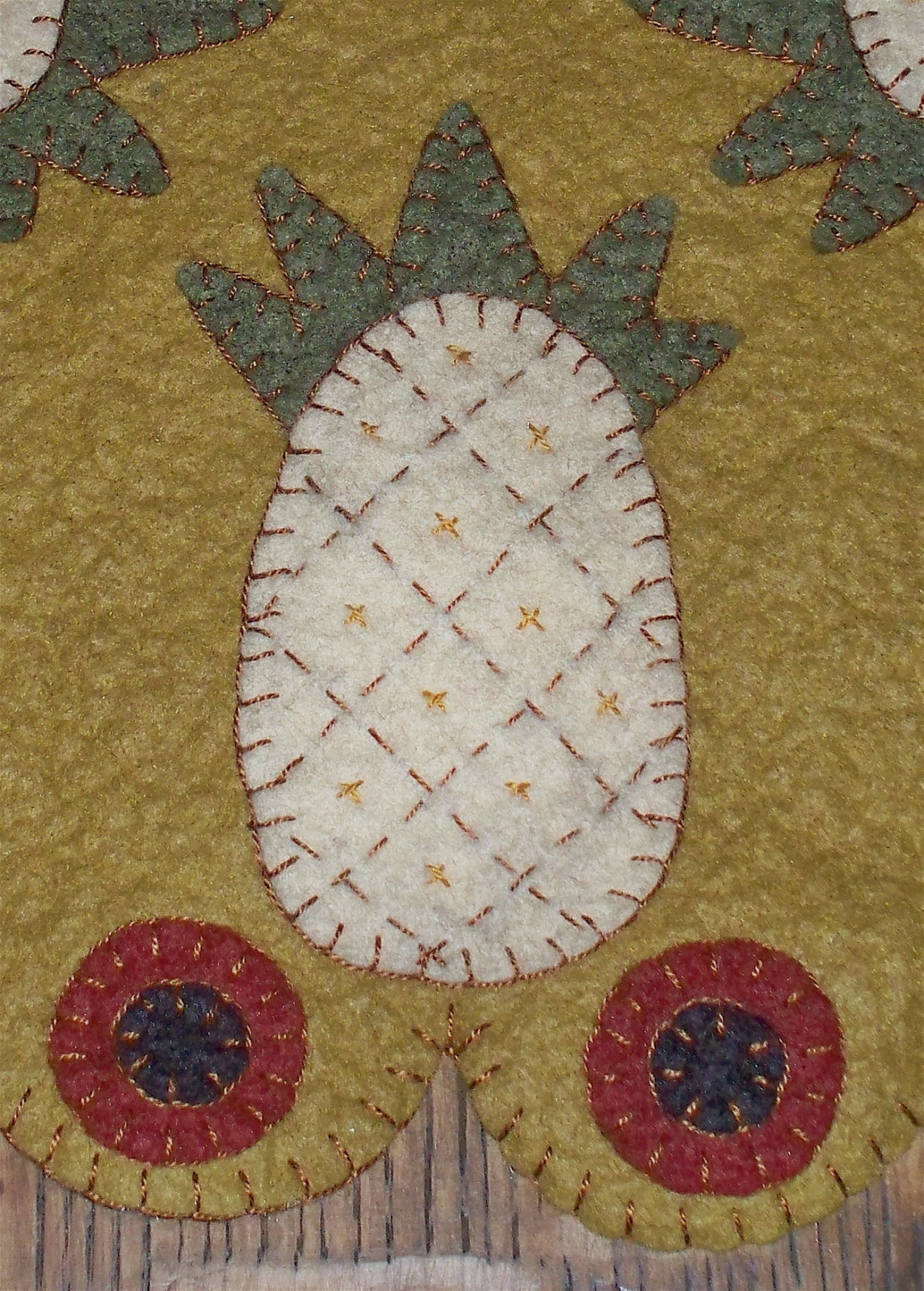 Circle of Pineapples Runner | Etsy