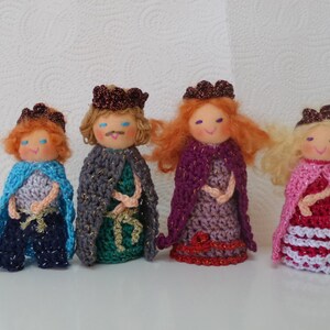 King Queen Prince Princess Finger Puppets, Royal Family Finger Puppets ...