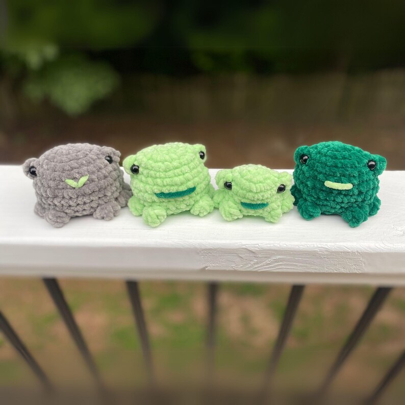 No Sew Chubby Frog Family Crochet Pattern, Easy Frog Crochet Pattern ...