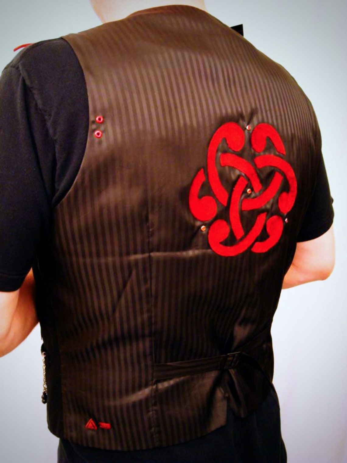 Men's Black Bespoke Dragon Vest W/ Patches, Chains & Red Celtic Knot Sz ...
