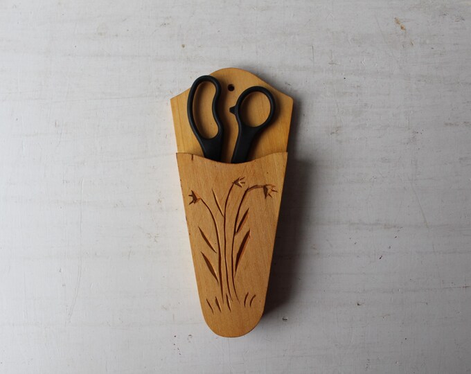 Vintage Scissor Holder - Wall Mount Scissor Holder for Sewing Room ...
