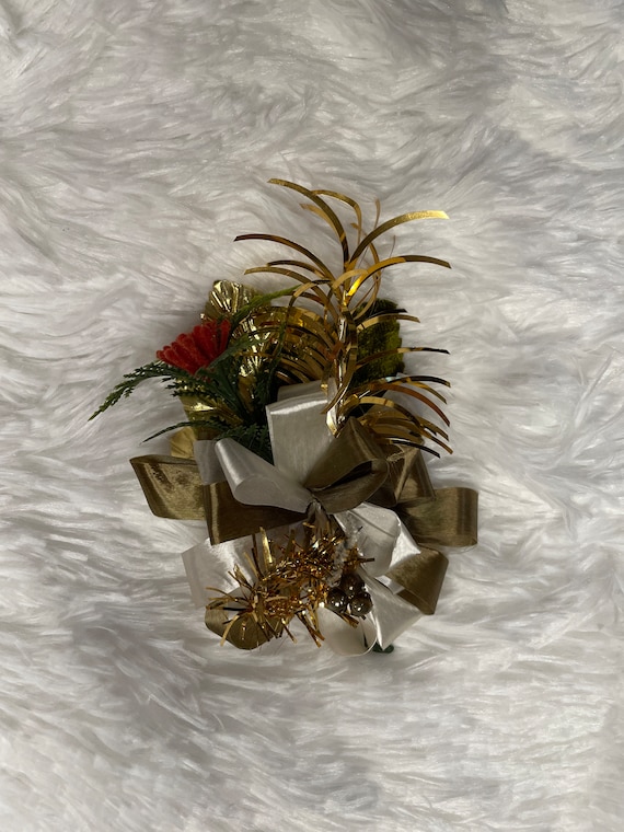 Vintage 1950s christmas corsage - Gem