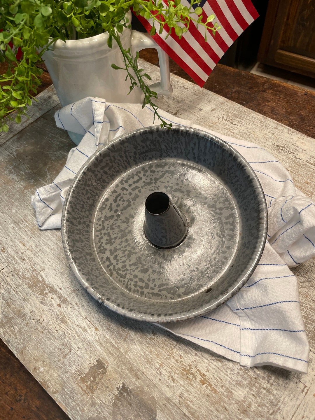 SALE Antique Gray Graniteware Bundt Pan, Early 1900's Agateware Shallow ...