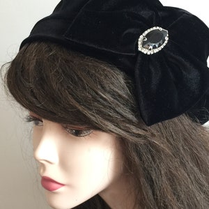 Black Velvet Beret With a Bow- Tam French- Warm Winter Hat- Velvet ...