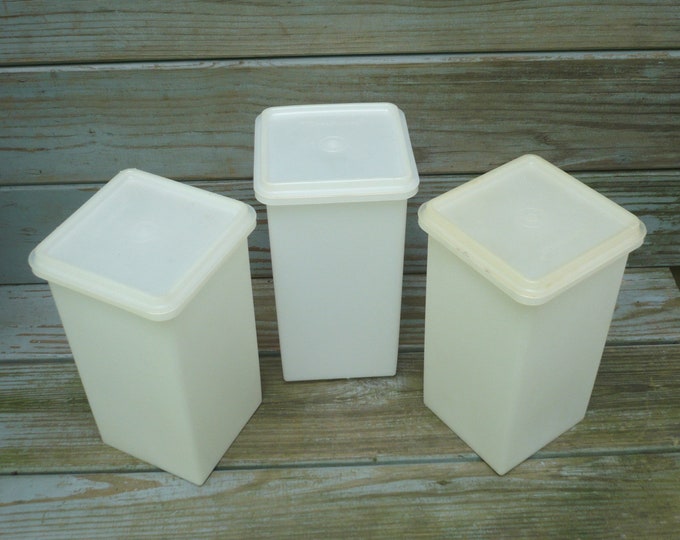 Tupperware Saltine Cracker Keeper - Etsy