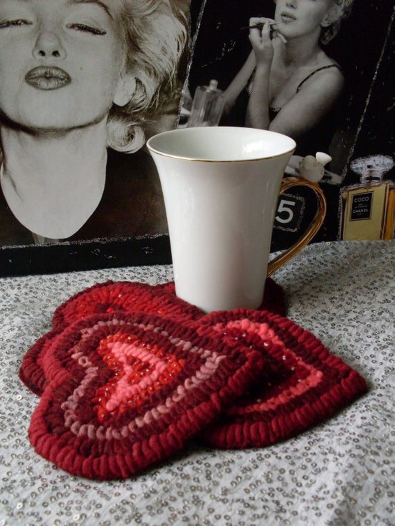 Hooked Heart 1 Mug Rug Rue23paris Hooked Rug Heart - Etsy