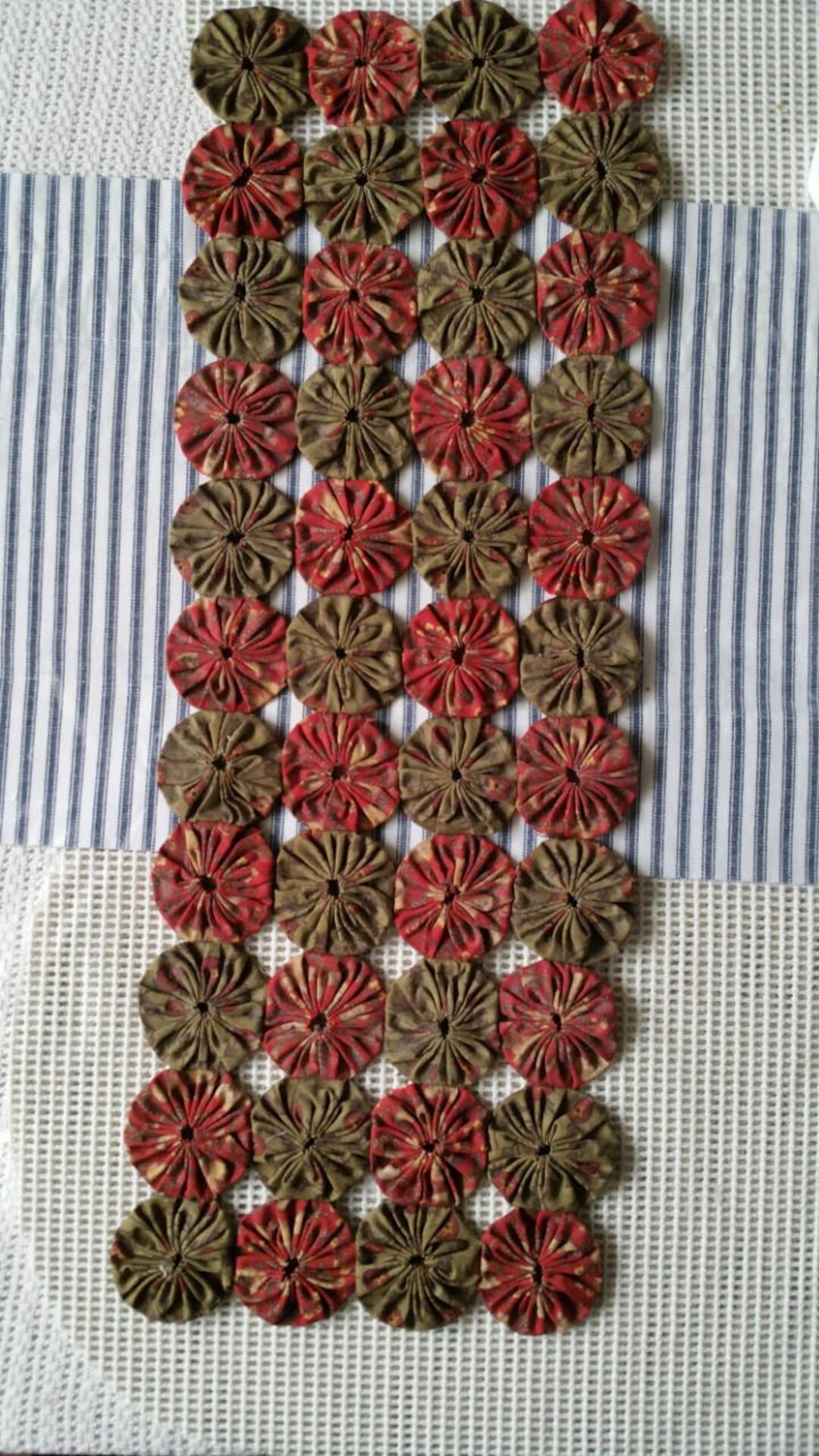 Penny Yo Yo Runner Rue23paris Yo Yo Penny Table Runner - Etsy