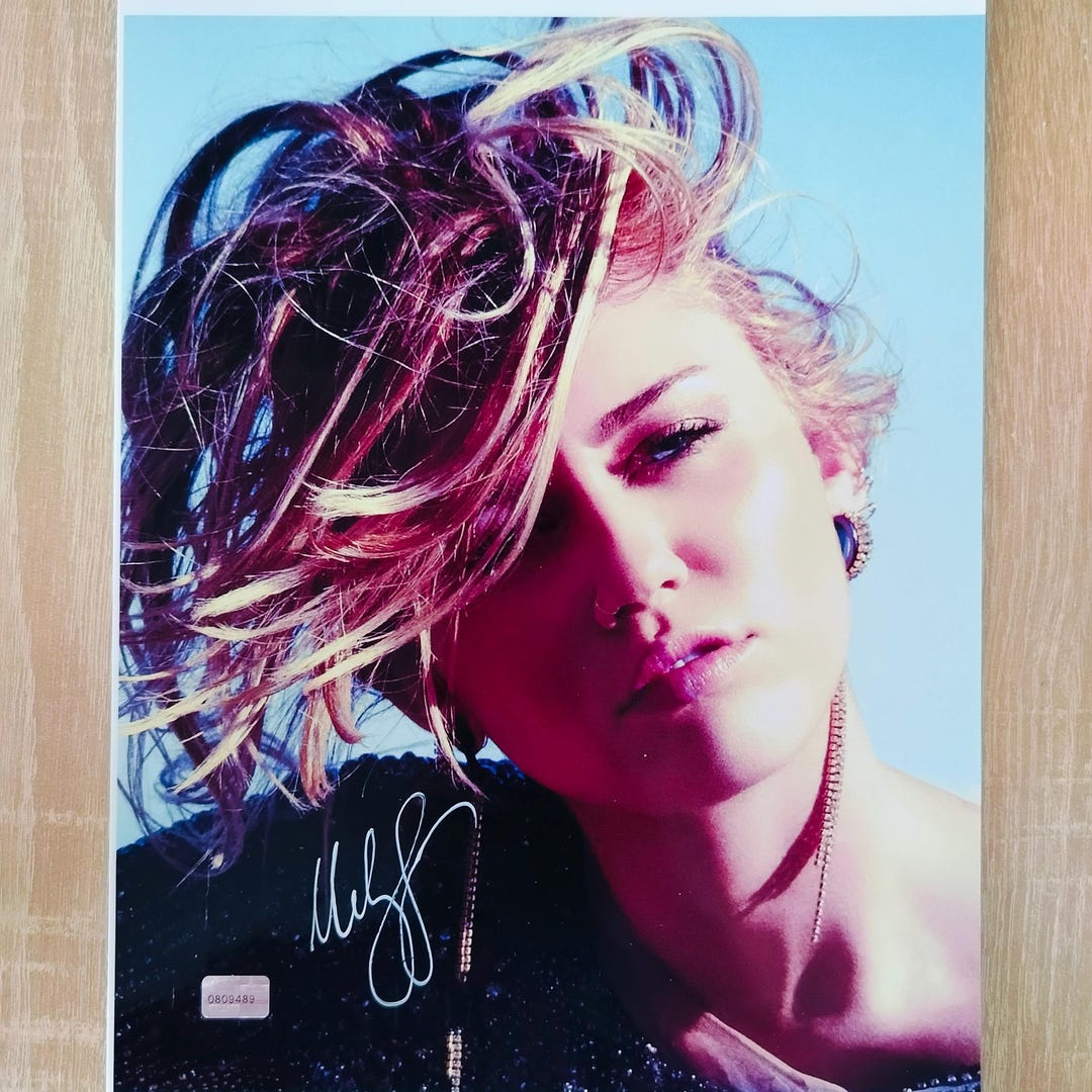 Miley Cyrus Hand-signed 8x10 Inch Glossy Photo With COA - Etsy
