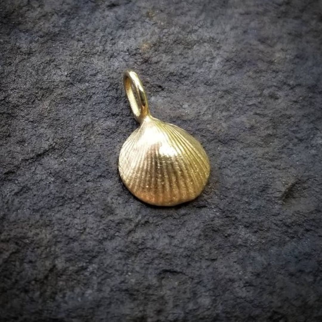 14K Gold Seashell Charm, Tiny Seashell Charm, 14K Gold Sea Shell ...