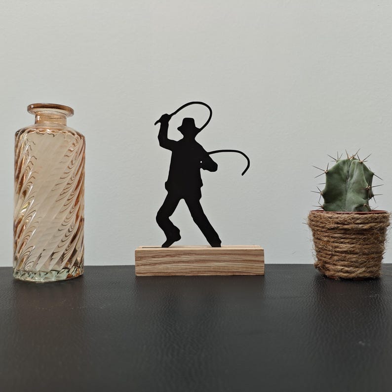 Decorative Stand - Indiana Jones - Cult Films - Industrial and ...