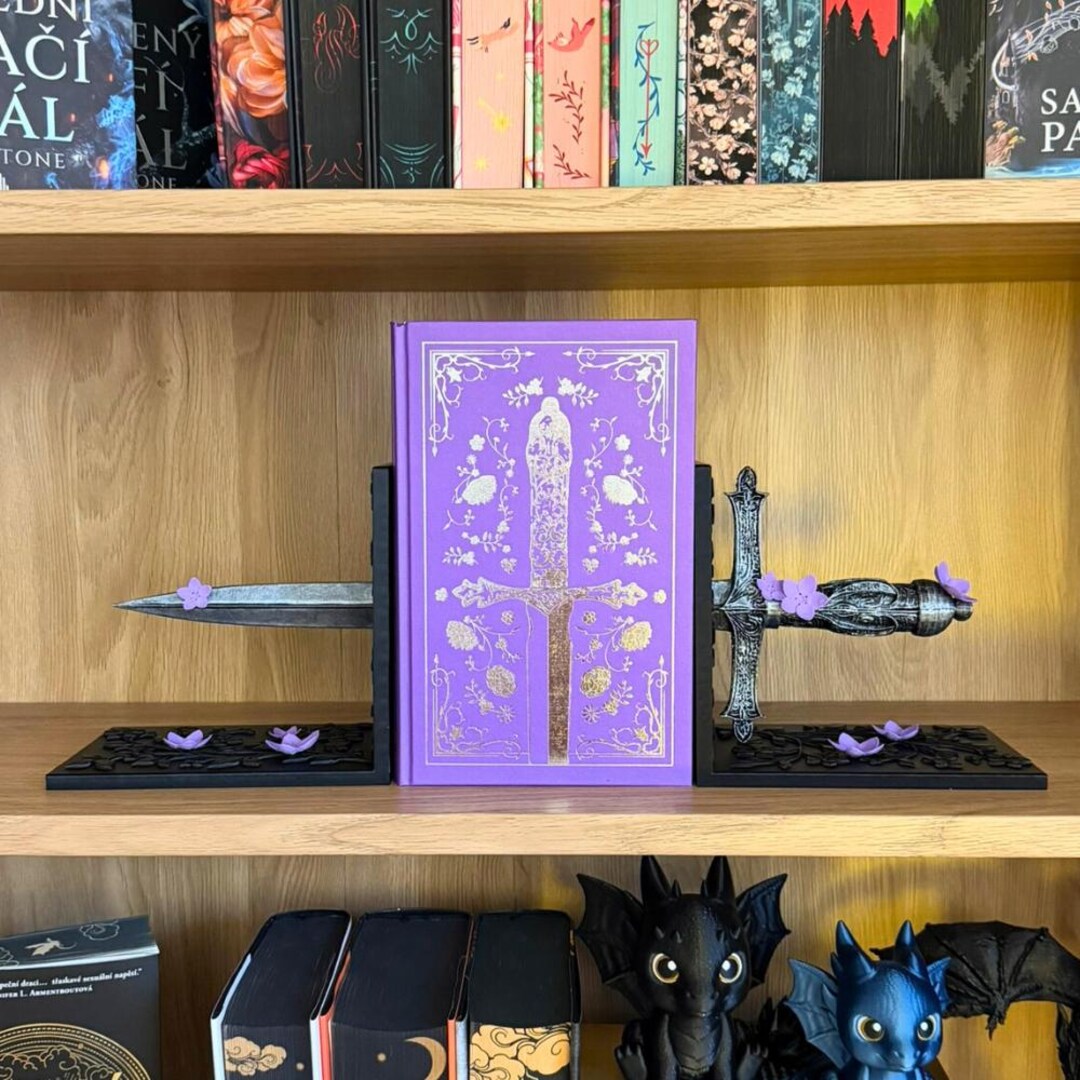 Powerless Dagger Book End | Powerless Series Inspired - Etsy