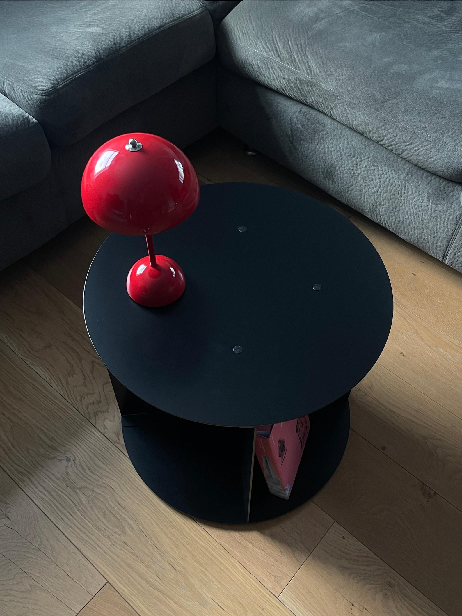 Round Metal Side Table, Geometric Industrial Accent Furniture, Matte ...