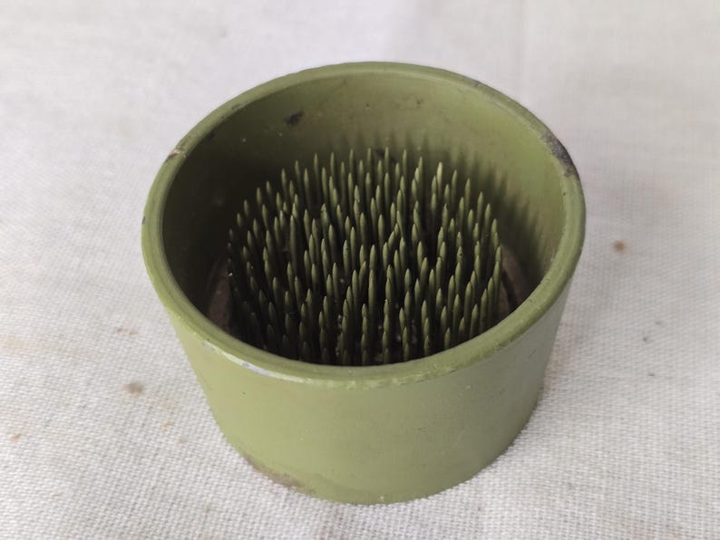 Vintage Heavy Green Metal Wire Flower Frog MCM - Etsy