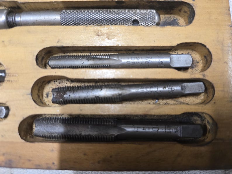 Vintage Blue-point Tap and Die Set: 24pc (1/4"-1/2") in Original Wood ...