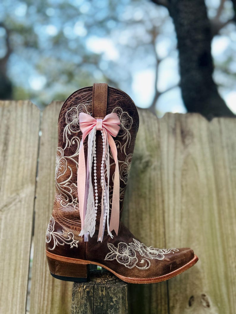 Light Pink Boot Bows, Western Cowgirl Accessory, College Gameday Bows ...