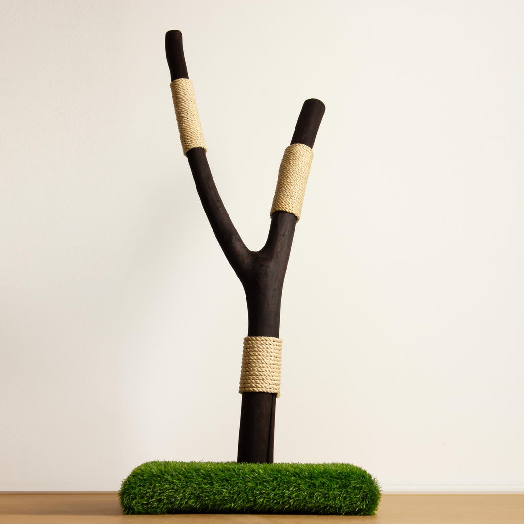 Natural Solid Wood Scratching Post With Toy Cat Scratching Post ...