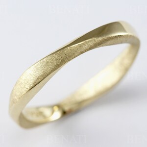 Mobius Wedding Band, Mobius Stacking Gold Ring, Minimalist Ring, 2.7mm ...